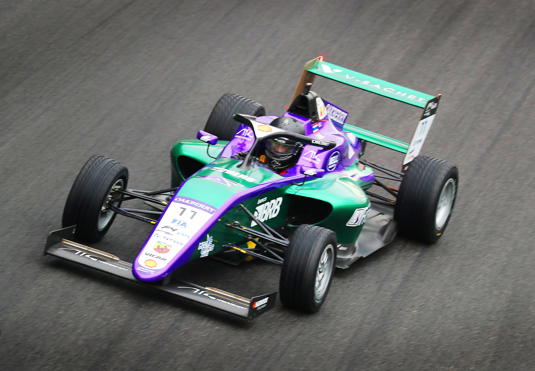 F4 Brasil: Carl Bennett leva OAKBERRY Bassani Racing ao terceiro lugar ...