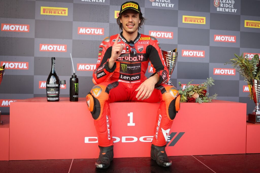 Nicolò Bulega celebra vitória no WorldSBK: "Melhor dia da vida"